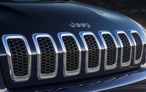 2014 Jeep Cherokee grille detail | Torque News